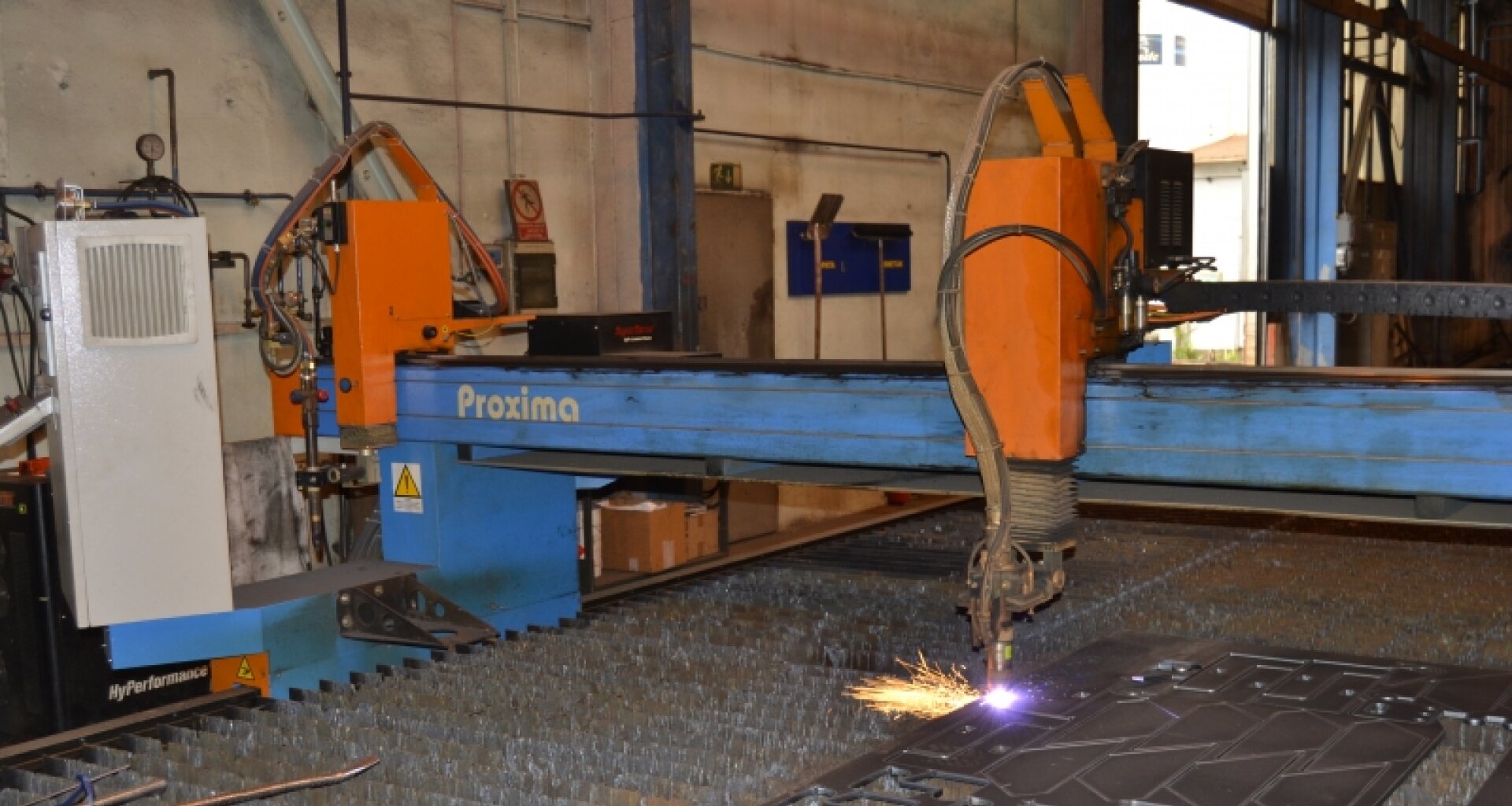 Panav | Kooperace Jeden z největších výrobců návěsu a přívěsů