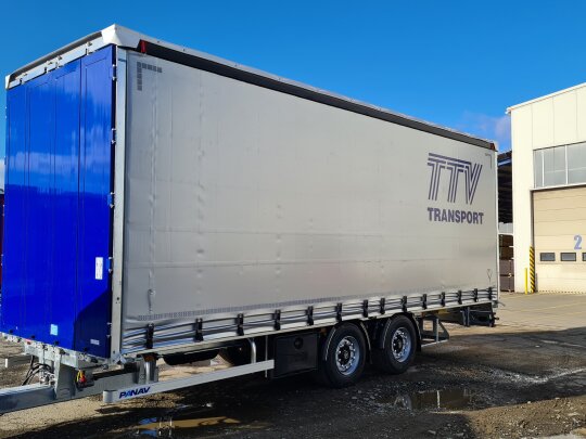 Platform / Curtainsider vehicles