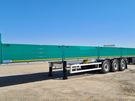 Platform / Curtainsider vehicles