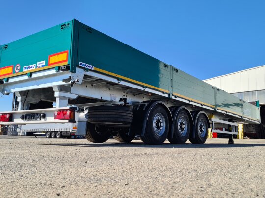 Platform / Curtainsider vehicles