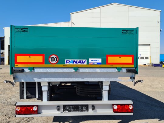 Platform / Curtainsider vehicles