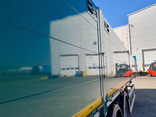 Platform / Curtainsider vehicles